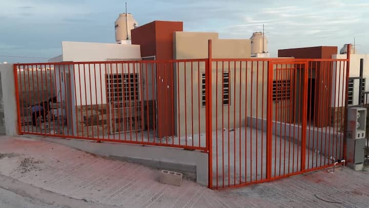 Casa Para 4 Personas Muy Cómoda Y Muy Económica - Piedras Negras