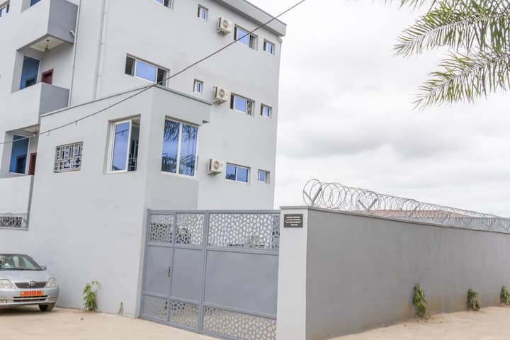 Villa  "A" 3chambres, 2salons,2cuisines,4douches - Yaundé