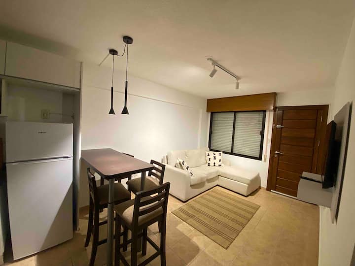 Frente Al Mar , Sobre Rambla Malvin - Uruguay