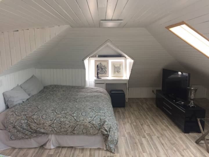 New Attic Studio - Vaulted Ceiling - San Francisco, CA