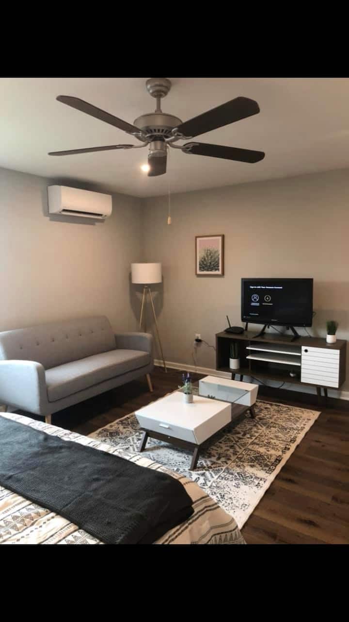 Entire Luxury Studio At Park Place Apts E214 - Kokomo, IN