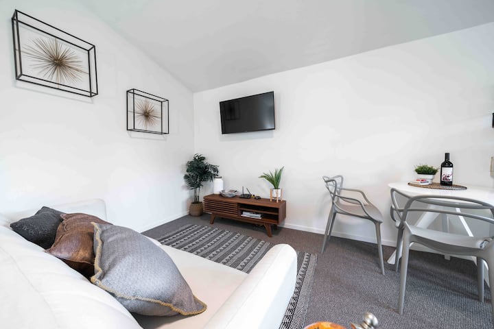 Relax In A Quaint Private And Cozy Guest House - San Jose, CA