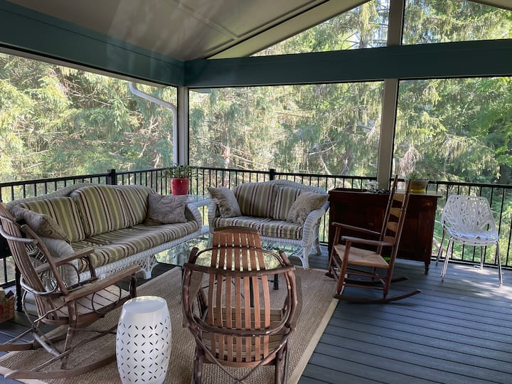 Walk To Downtown; Great Outdoor Living Space - Asheville, NC