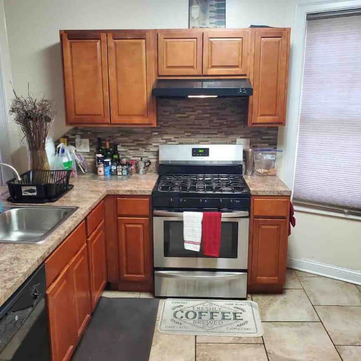Nice 4-bdrm (Rooms) For Healthcare Workers Only. - New Haven, CT