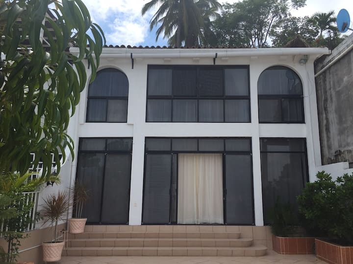 Encantadora Y Serena Villa  En Joyas De Brisamar - Acapulco