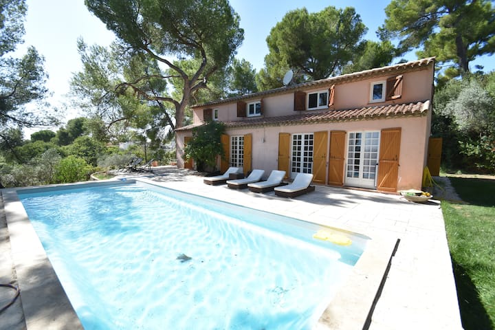 Maison De Vacances Au Coeur De La Pinède  à Aix - Aix-en-Provence