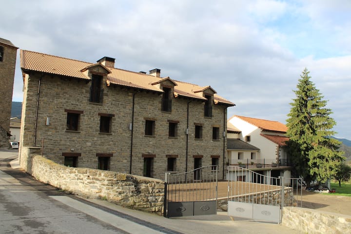 Casa Pérez, Nueva Casa Rural En El Pirineo Aragonés! Desde Diciembre 2018! - Fiscal