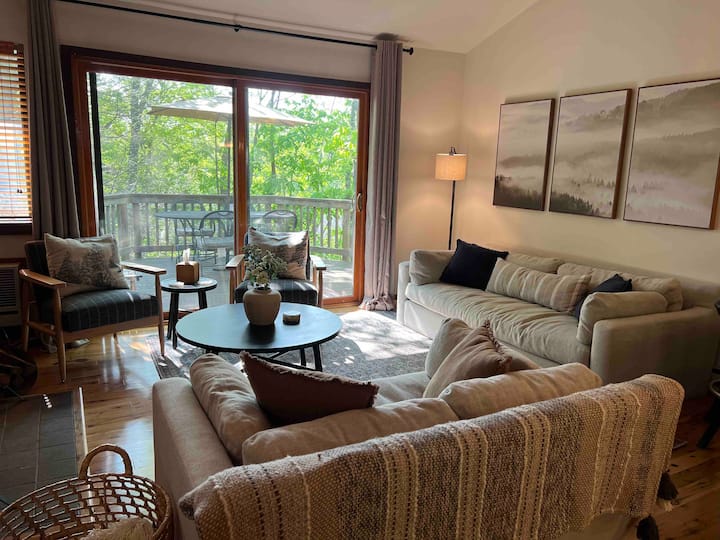 Cozy Wintergreen Condo 5 Minute Walk To Slopes - Nellysford, VA