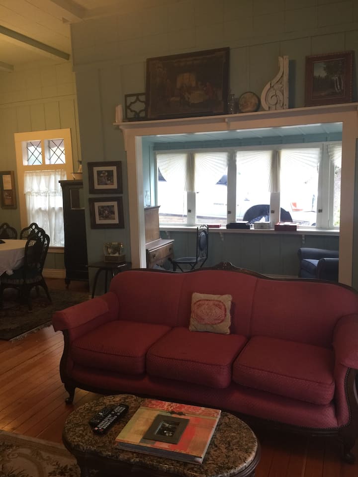 Victorian House Downtown; Add Guest House Just Ask - Arizona