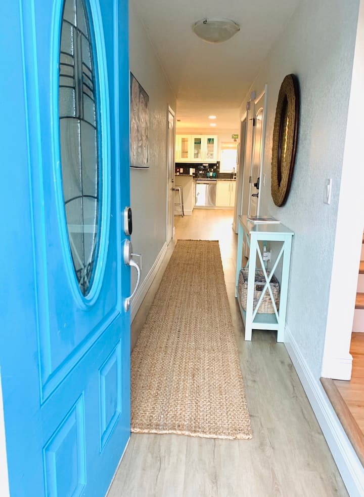 Sunny Beach House — Steps To Beach & Restaurants! - New Smyrna Beach, FL