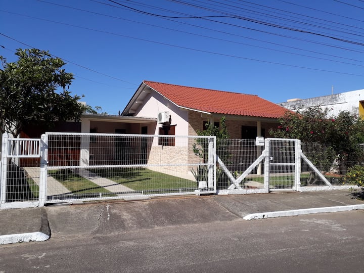 Casa A 300 Metros Praia Da Cal E Parque Da Guarita - Torres, Brasil