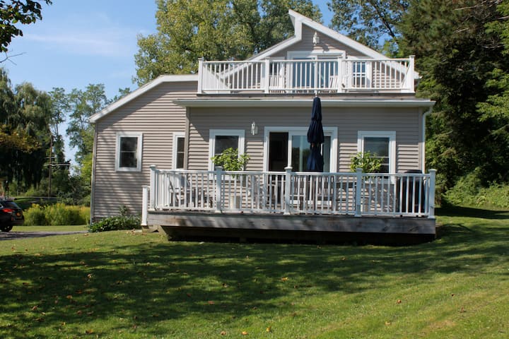 Cornell Rental On Golf Course Sleeps 9 - Ithaca, NY