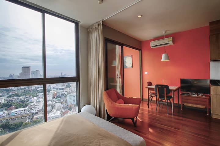 Retrostunnedview+1steptobts+netflix+smarttv - Bangkok