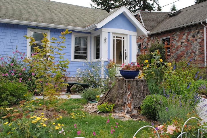 Sweet 1920's cottage in N. Seattle - Cottages for Rent in Seattle ...