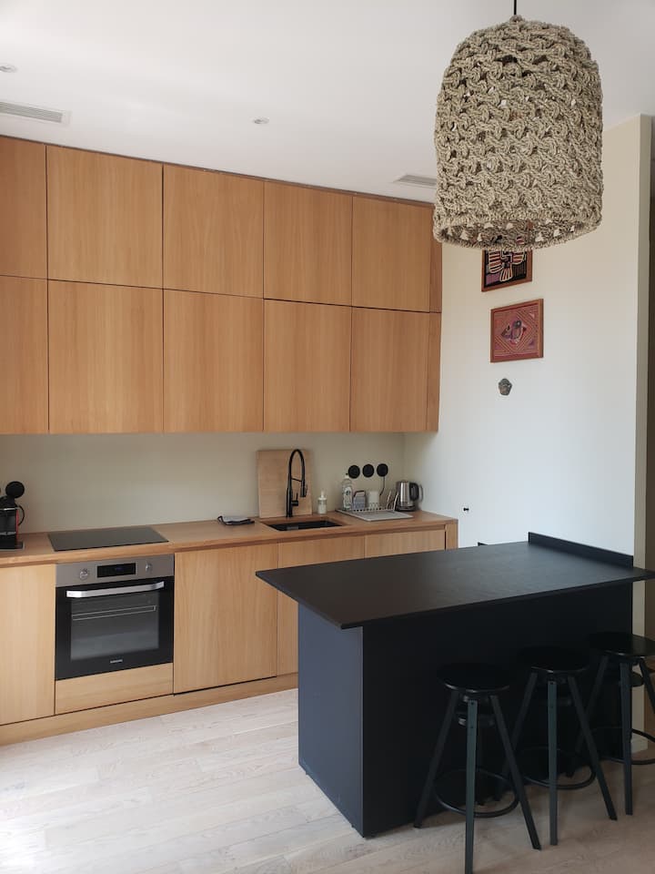 Bright Renovated Balcony 5 Min From The Port - Nice