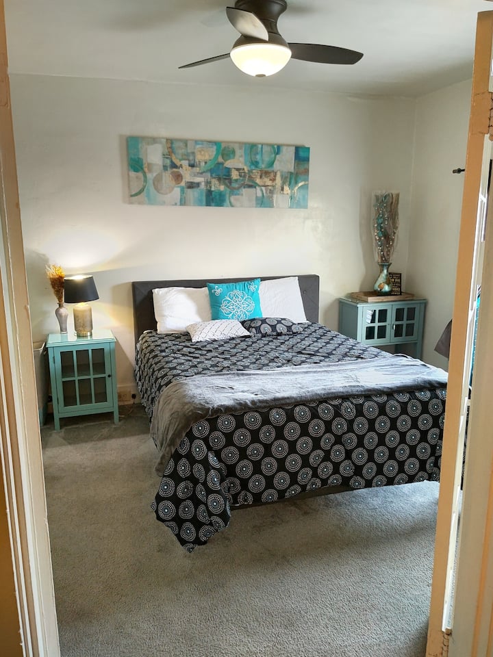 Cute And Cozy With A Breakfast Nook - Alameda