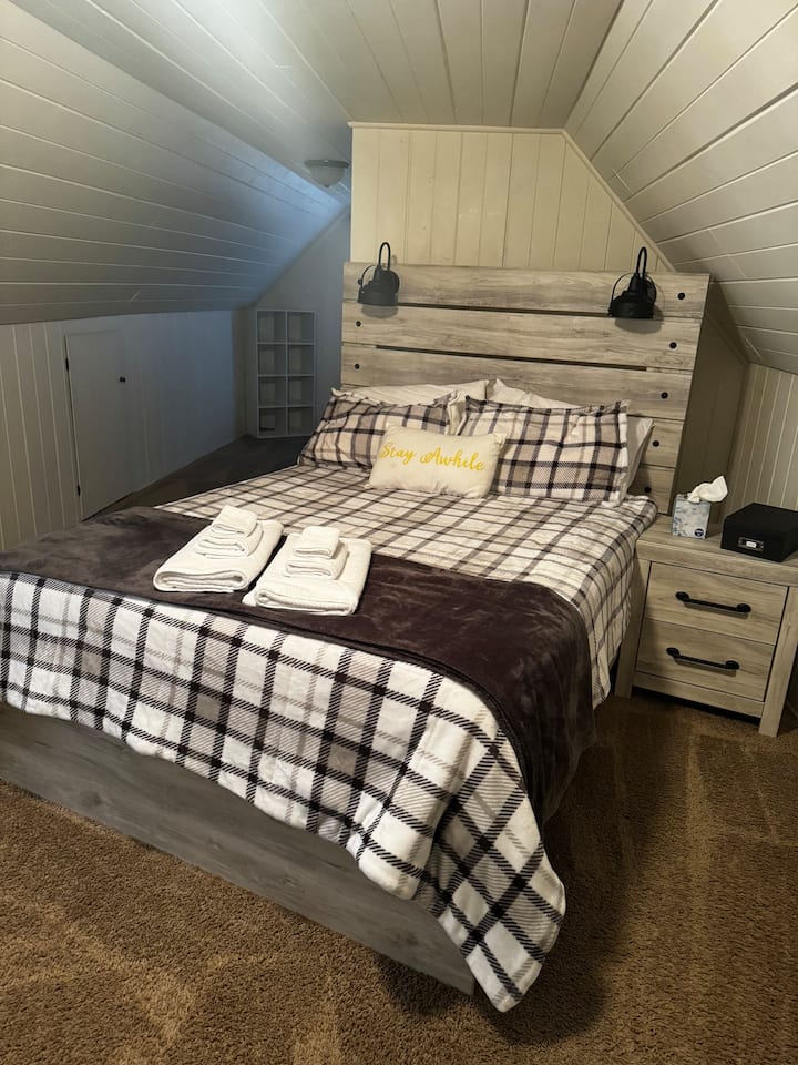 Cozy Cabin Style House Close To Downtown And Bsu - Boise, ID