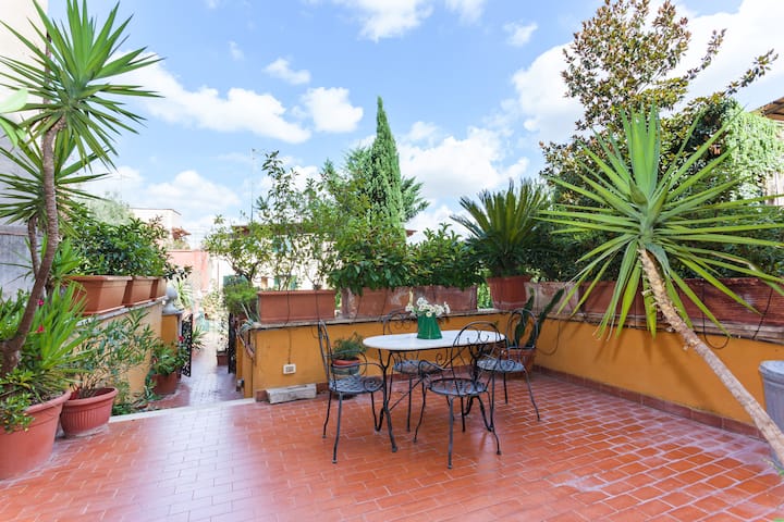 Une Grande Terrasse à Trastevere - Rome