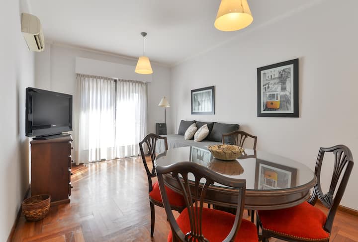 En Barrio Güemes Cerca Del Patio Olmos - Córdoba, Argentina