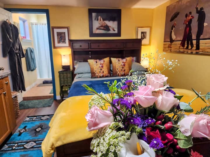 *The Love Suite Artist's Retreat*-sdsu-best Locale - San Diego, CA