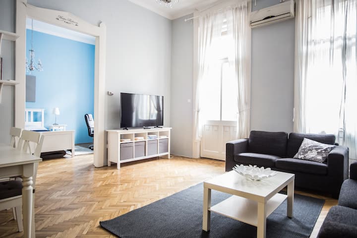 Cosy & Spacious Apartment With Balcony In Downtown - Budapest