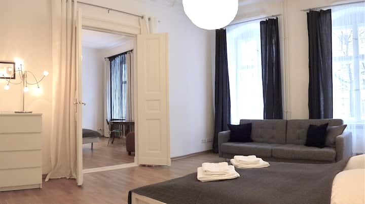 Elegant 4 Room Apartment With 2 Bathrooms - Berlín