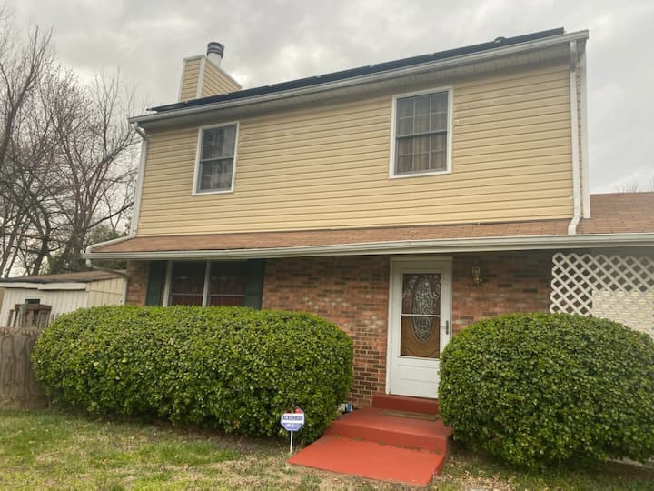 Master Bedroom With Private Bath - Maryland (State)