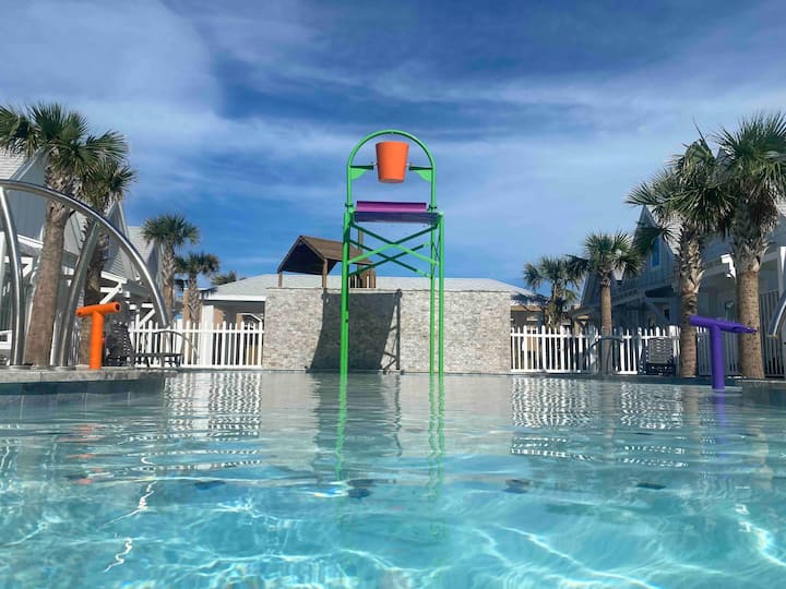 Heated Pool - Open Year Round - Walk To Beach - Corpus Christi, TX