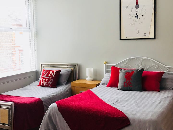 Room 3, The Anfield Guest House, 100yds From Lfc!! - Liverpool