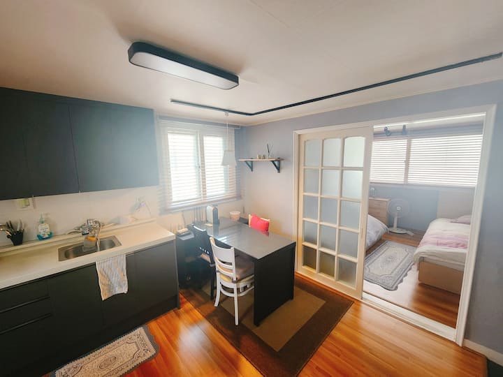 3.집전체/private Cozy Apartment @ Yeonnam&hongdae - Seoul