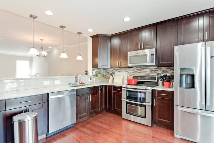 Brand-new, Family-friendly Home - Chinatown, DC