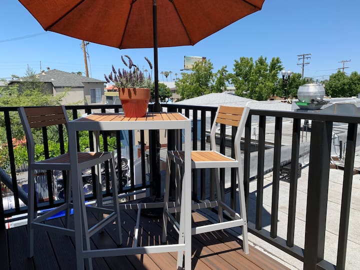 Private Balcony With Free Parking - San Diego, CA