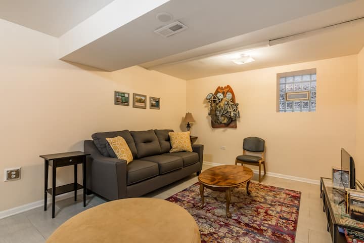 Cozy 2bd/1ba In Charming Logan Square - Loyola - Chicago