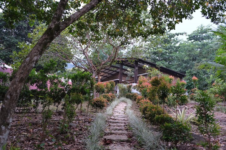 Villa Jlo 1 Temajuk(neartelok Melano) - Lundu