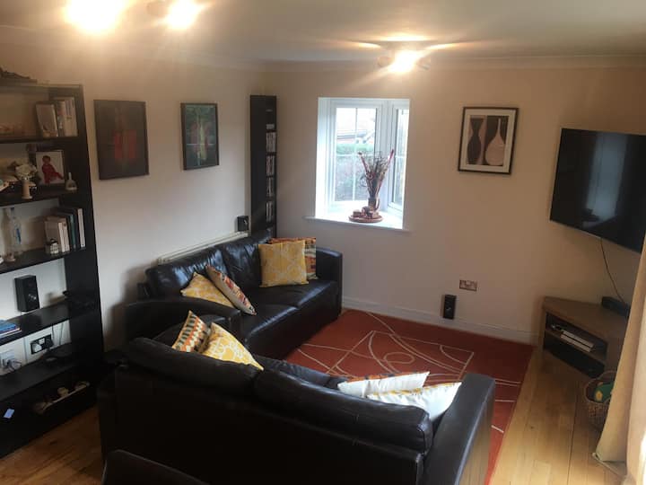 Cosy Ensuite Double Room In Cute 2 Bed Maisonette. - Slough