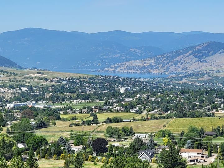 Modern Suite In Vernon - Vernon