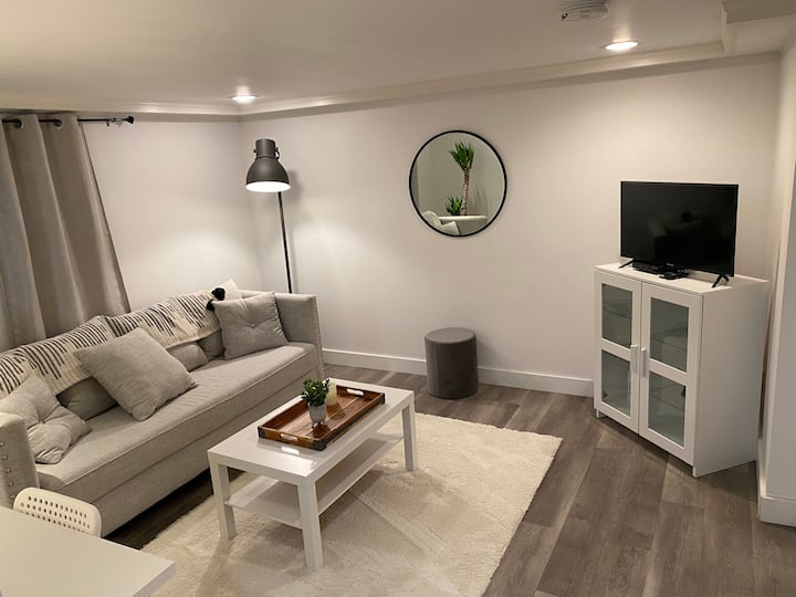 Modern Suite+gc To Local Eatery. Walk Everywhere! - Kamloops