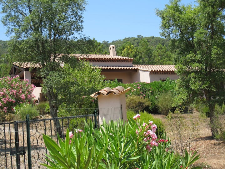 Peaceful Provençal Home/maison Provençale Calme - Var