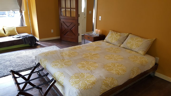 Bay & Beach Neighborhood Apartment - Monterey, CA