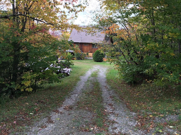 Rustic Sunny Vermont Home Near Mount Snow - Woodford State Park, Woodford