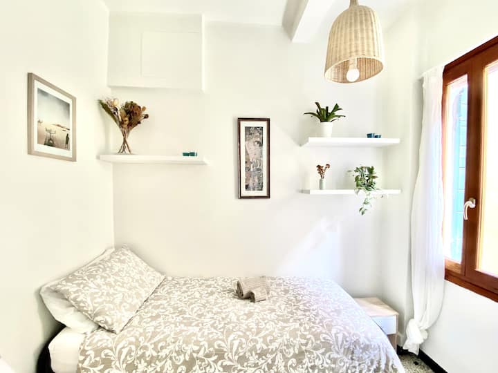 Aida, Single Room With Canal View. Super Location! - Venice