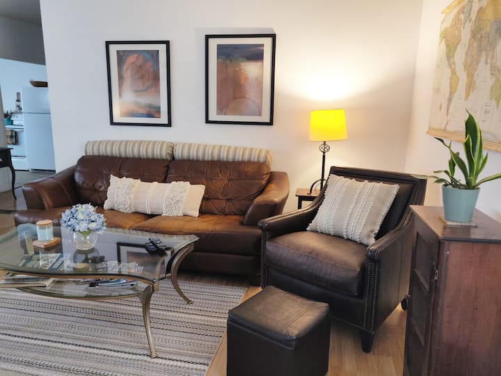 Airy 2 Bdr Apartment Near Downtown. - St. Petersburg, FL