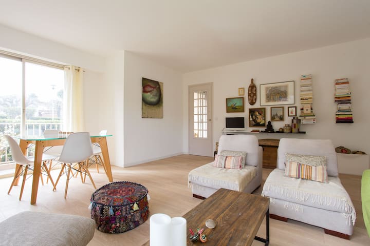 Large Apartment 74m2. Pool. 2 Bedrooms. 2 Sdb - Antibes