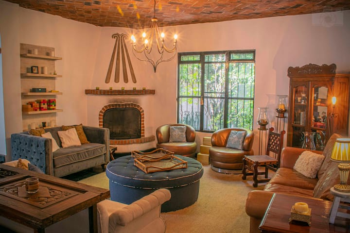 Charming 5br Walk To La Parroquia, Family Ready Ac - San Miguel de Allende