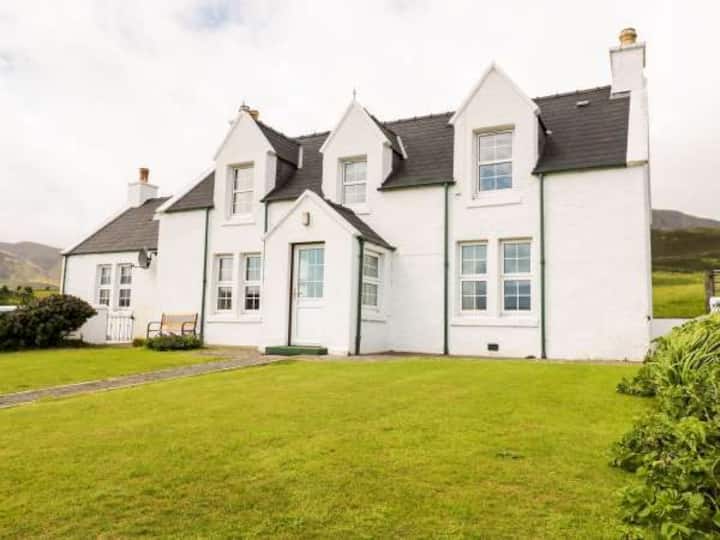 Tigh Dhomhnaill - Skye