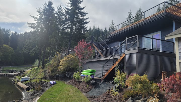 Group Getaway - 2 Hot Tubs, Kayaks, Paddle Boards - Lake Crescent, WA