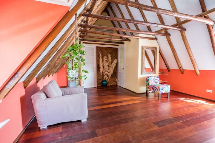 Corral Red Room At Landhuis Jan Thiel - Curaçao