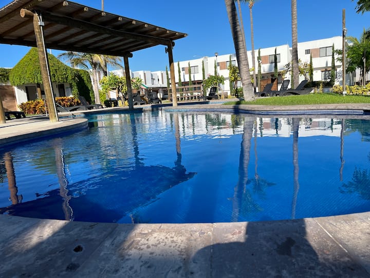 Muy Cerca Mar. Confortable/seguro. Alberca - Mazatlan