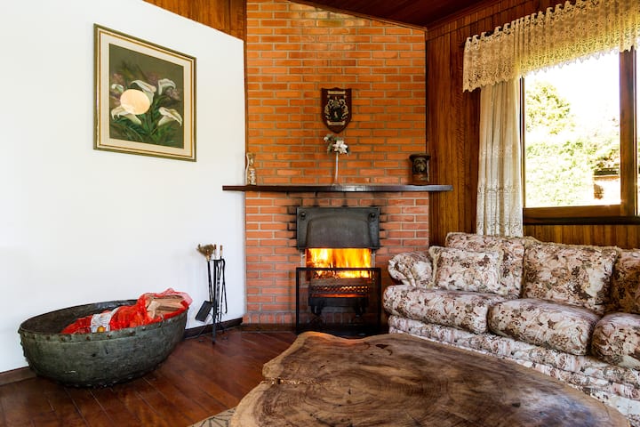 Linda Casa Com 5 Quartos Em Campos - Campos do Jordão