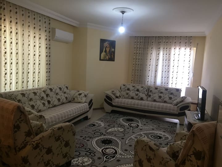 Antalya Lara Bölgesinde Denize 5 Dakika Mesafede. - Aksu